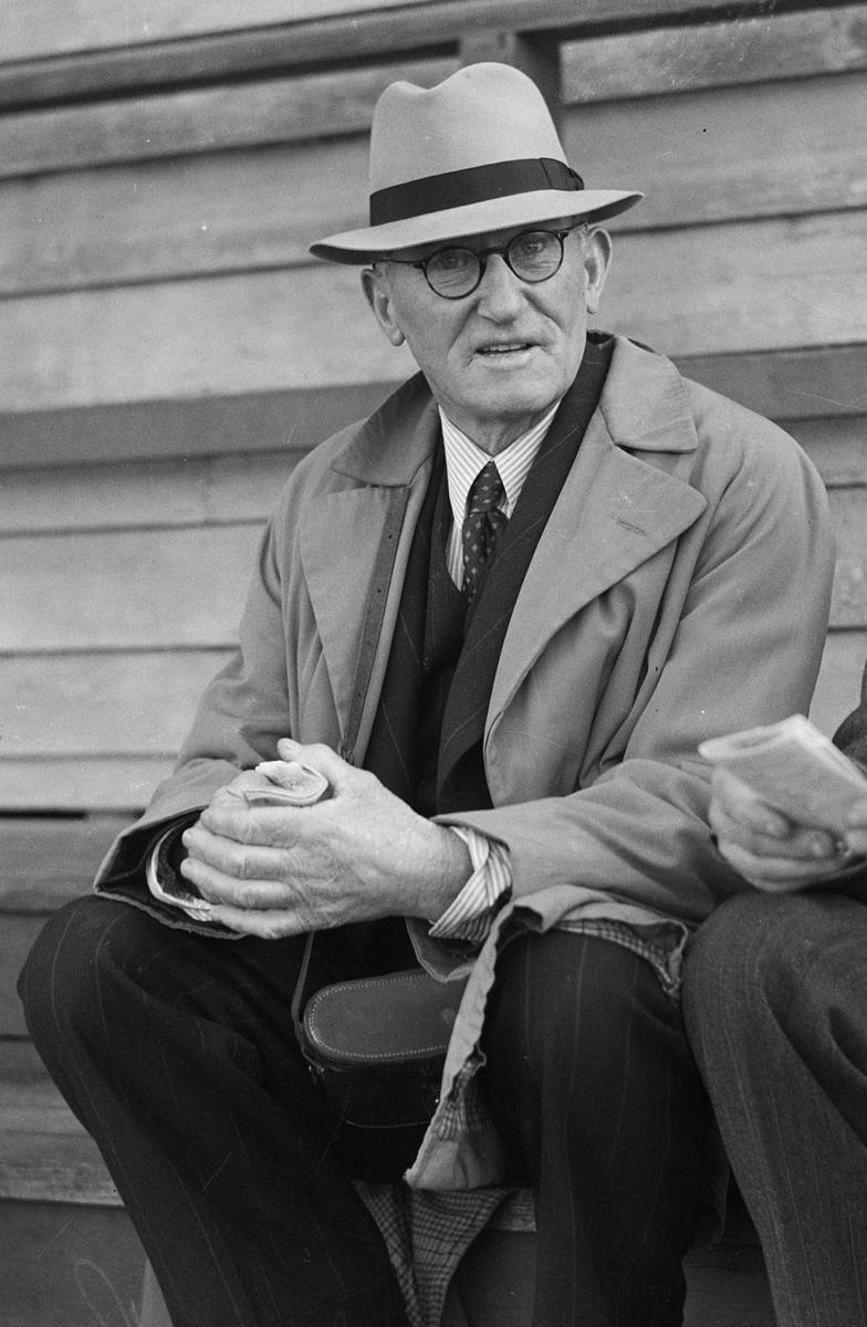 Lou Robertson - Australian Racing Museum