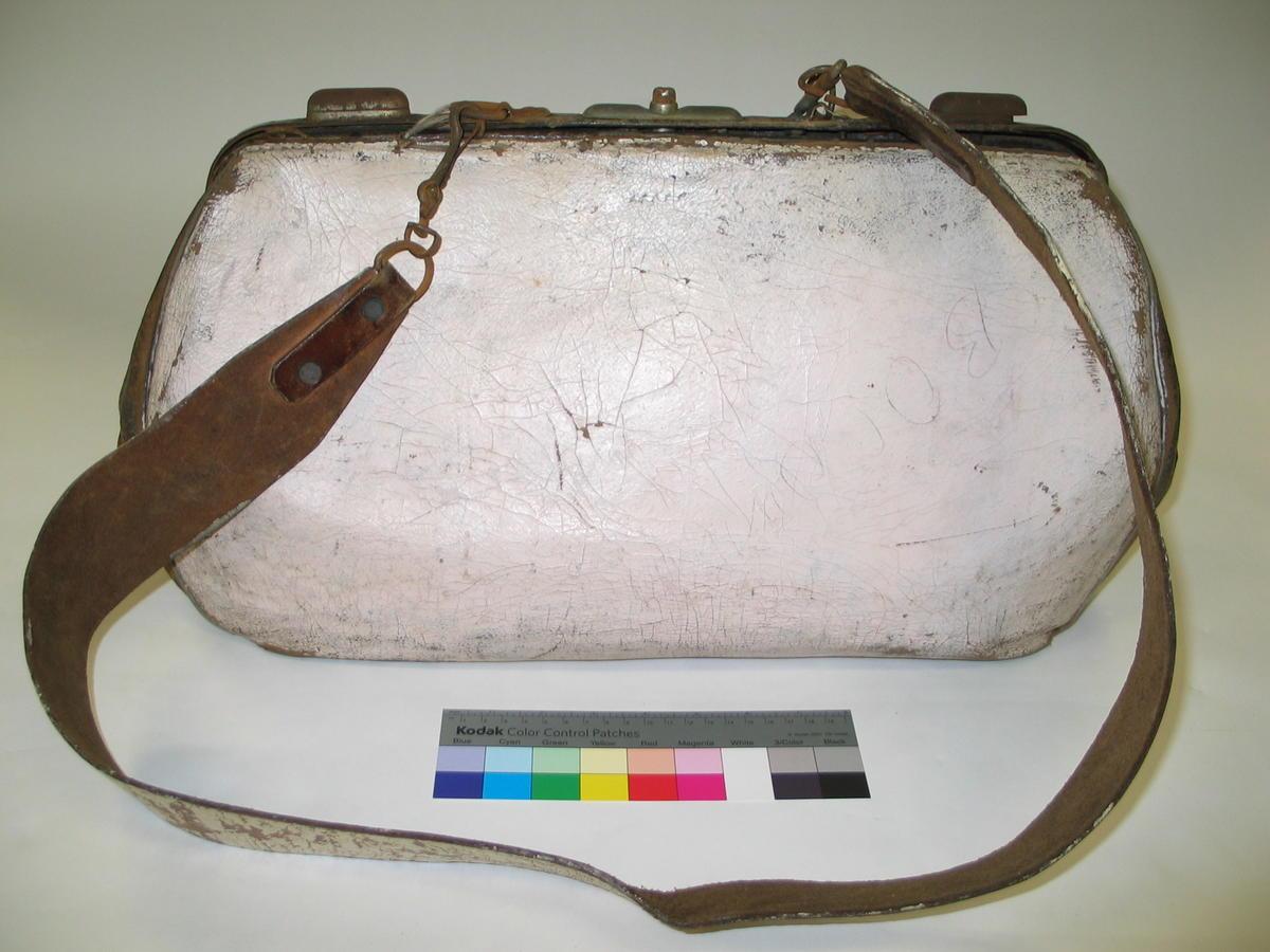 Bookmaker's Bag - Australian Racing Museum